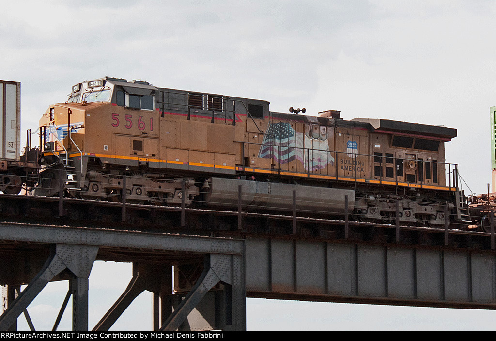 UP 5561 over Cienega Creek